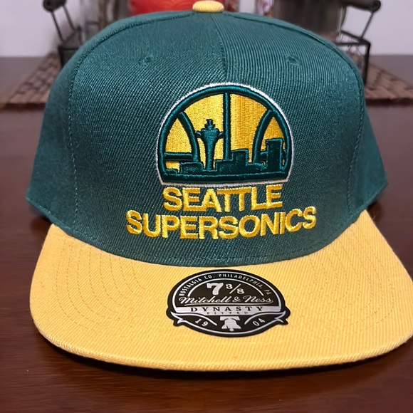 Mitchell & Ness | Other | Seattle Supersonics Mitchell Ness Fitted Cap ...
